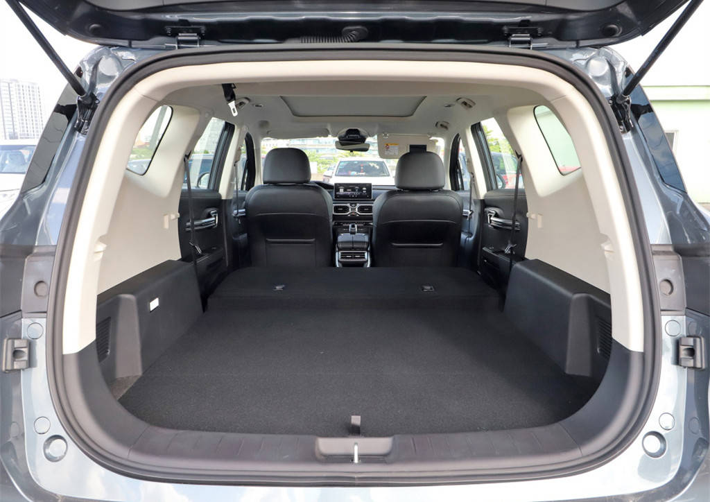 又一亲民7座SUV来临，车长4835mm，空间比汉兰达还大，仅10.88W起_搜狐汽车_搜狐网