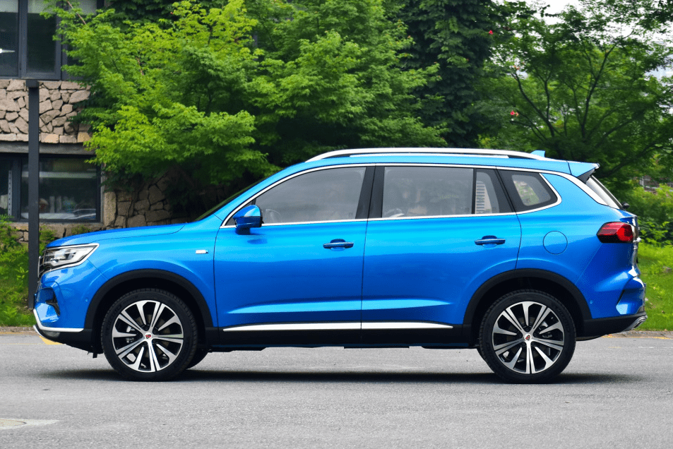 外观大气，空间充裕，搭1.5T/2.0T动力，荣威RX5 MAX喜欢吗？_搜狐汽车_搜狐网