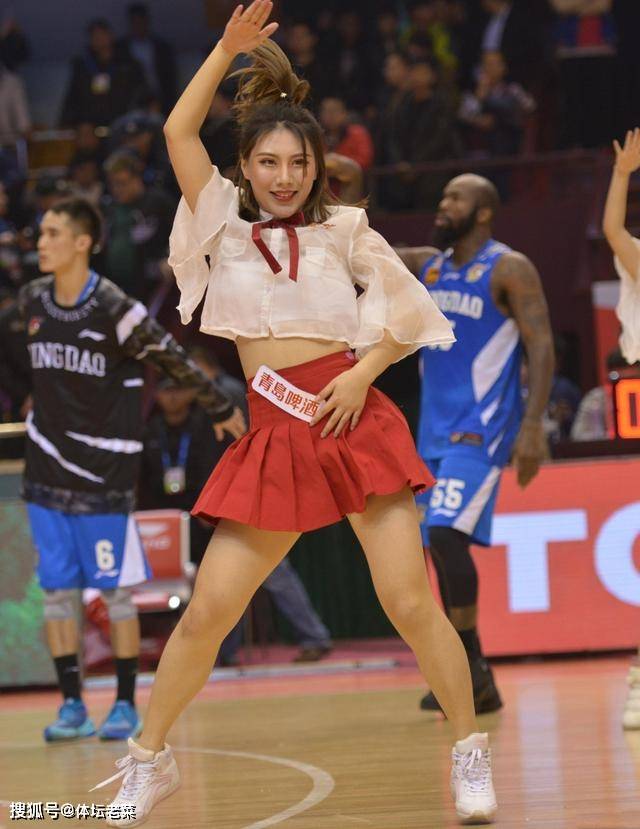 NBA球员和拉拉队恋爱是大忌，为何CBA不管？球迷：合理分配是关键-搜狐大视野-搜狐新闻