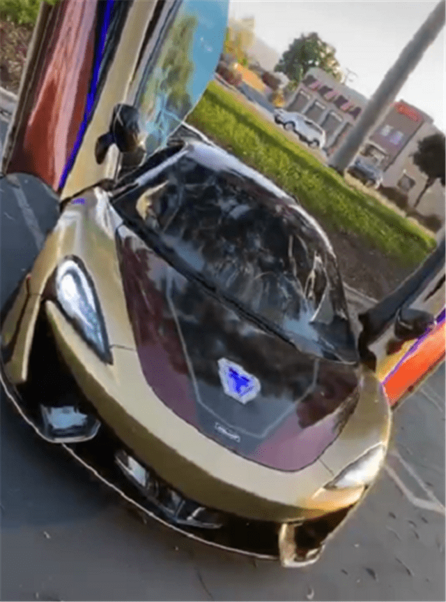 贴膜“钢铁侠”版画的迈凯伦570S，车价7位数，还是国内首台-搜狐大视野-搜狐新闻