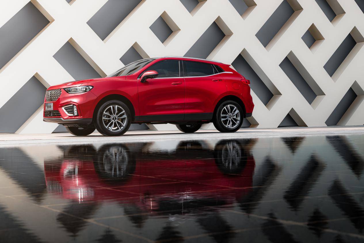 95后小伙开2021款WEY VV5自驾四面山！网友：天秀_搜狐汽车_搜狐网