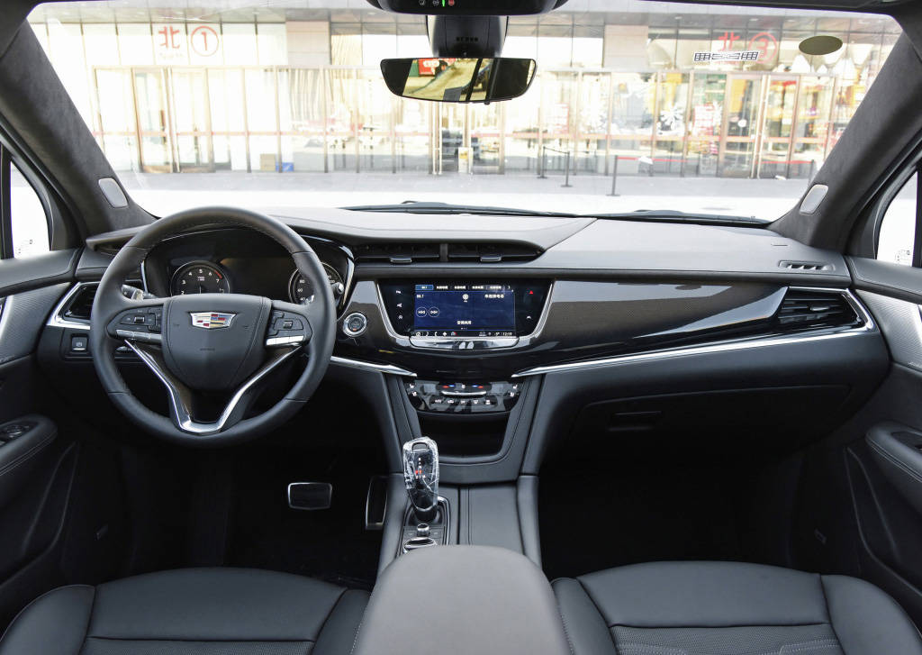 油与电混战！蔚来ES8对阵凯迪拉克XT6，哪款更值得入手？_搜狐汽车_搜狐网