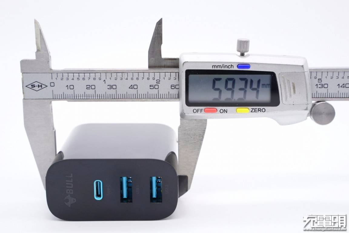 公牛65W 2A1C氮化镓充电器拆解，采用智融SW3510降压协议芯片-搜狐大视野-搜狐新闻