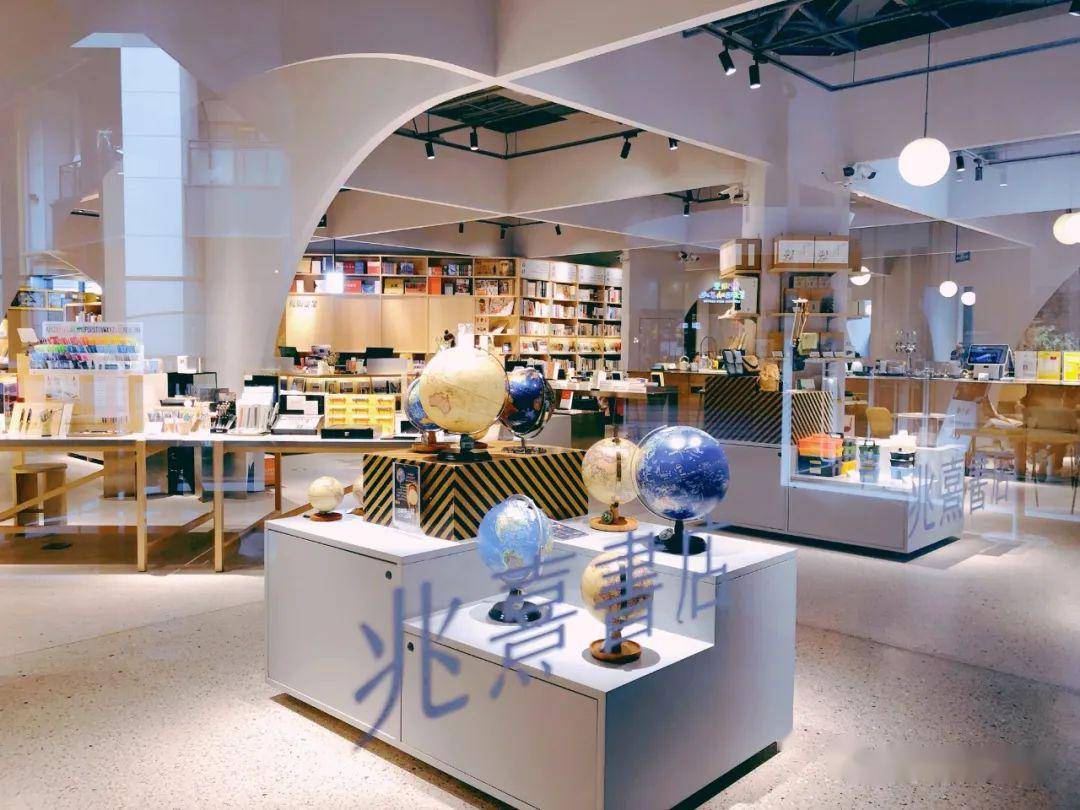 实探！Ins风、童趣阅读区、原版外文书籍…带你体验藏身龙湖里的郑州“Zui美书店”-搜狐大视野-搜狐新闻