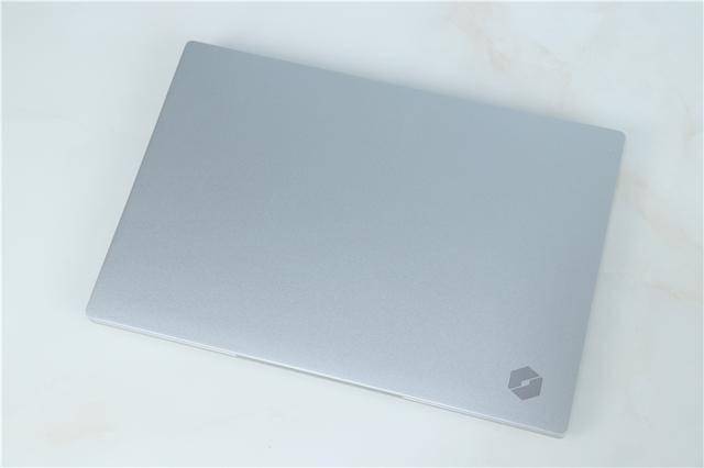 办公游戏全能，十代酷睿 + MX350 不足 4K，机械革命 S2 体验_笔记本