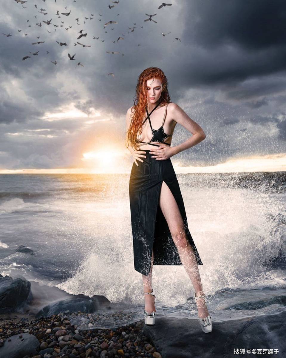 超模Larsen Thompson写真照，曲线凹凸，妖媚性感-搜狐大视野-搜狐新闻