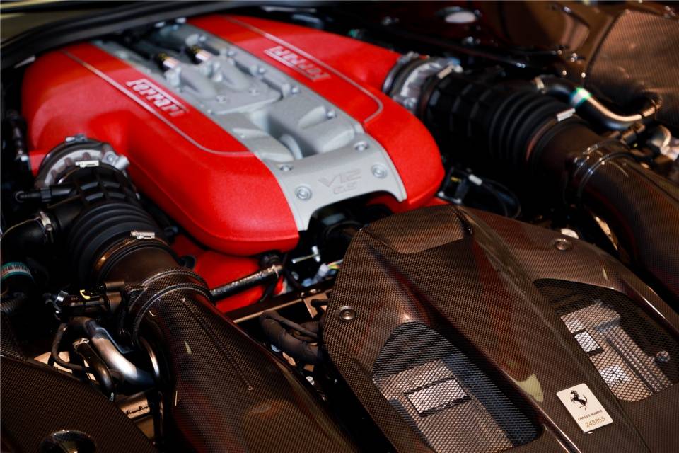 激动吗？全新法拉利V8及V12敞篷跑车首秀广州_搜狐汽车_搜狐网