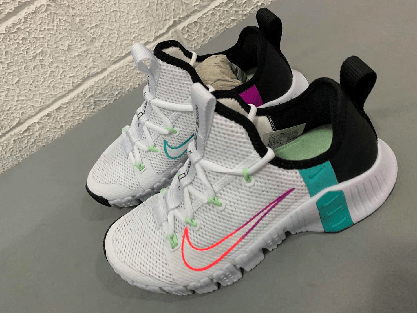 谁说鱼与熊掌不可兼得！NIKE FREE METCON 3偏要一次完成灵活稳定挑战_搜狐汽车_搜狐网