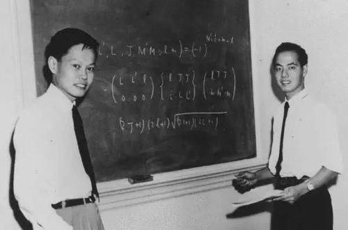 杨振宁和李政道究竟研究了什么？史上最快的诺贝尔是如何诞生的-搜狐大视野-搜狐新闻
