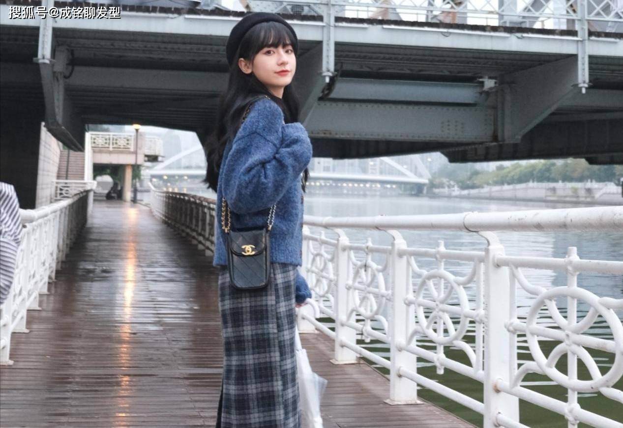 大龄女性如何穿出优雅气质？这四款裙装优雅大气，时尚减龄又有范纱裙