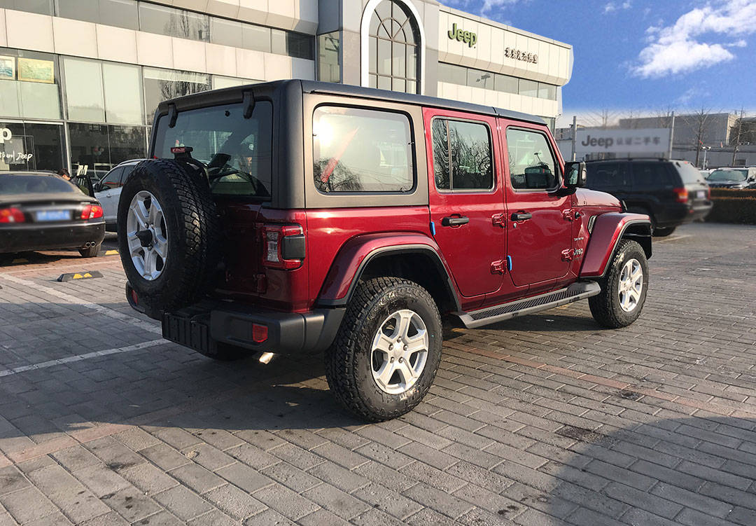 2021款jeep牧马人赤道红色到店实拍首发！最经典的红色_搜狐汽车_搜狐网