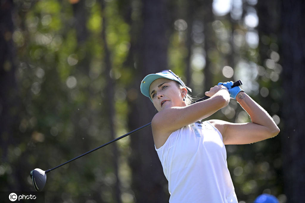 2021年LPGA钻石度假村冠军赛决：杰西卡-科达捧杯-搜狐大视野-搜狐新闻