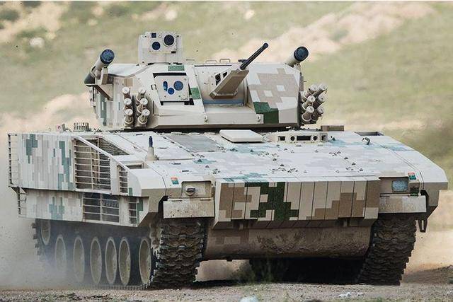 ZBL-08步兵战车升级，搭载新型无人炮塔，配备30毫米机关炮_车族
