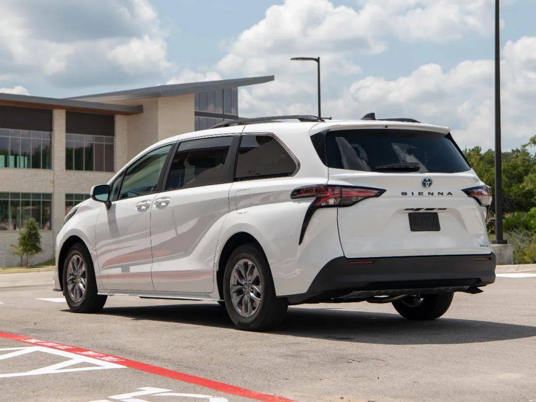 GL8的真正对手来了，广汽丰田国产版SIENNA定名赛那，下半年上市！_搜狐汽车_搜狐网