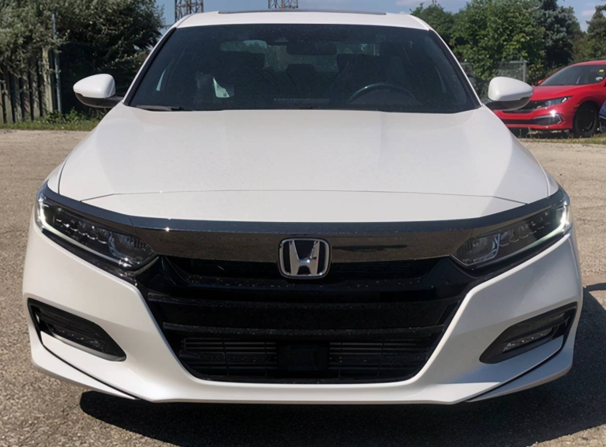 美版雅阁实拍！2.0T引擎+10AT，落地16万，感觉比凯美瑞帅气_搜狐汽车_搜狐网