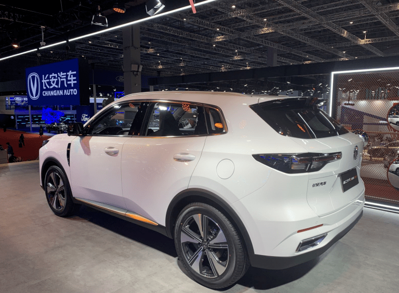 第二代长安CS55 PLUS预售10.69万起，能正面刚得动哈弗H6吗？_搜狐汽车_搜狐网