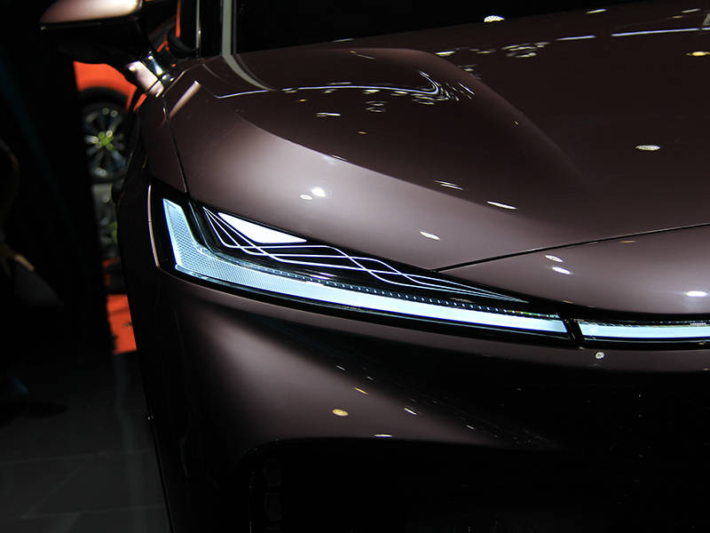 2021成都车展 定位中大型SUV R汽车ES33量产版实拍_搜狐汽车_搜狐网