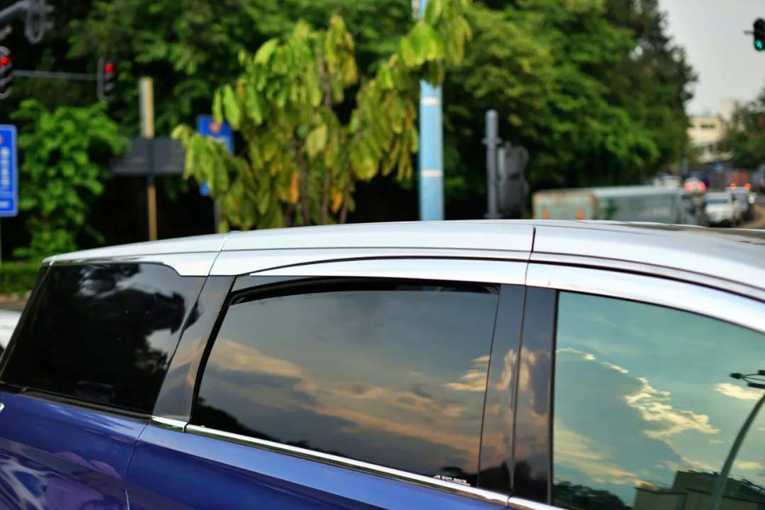 别克·GL8653T2020款搭配六片装奥克福铂金电镀雨挡_搜狐汽车_搜狐网