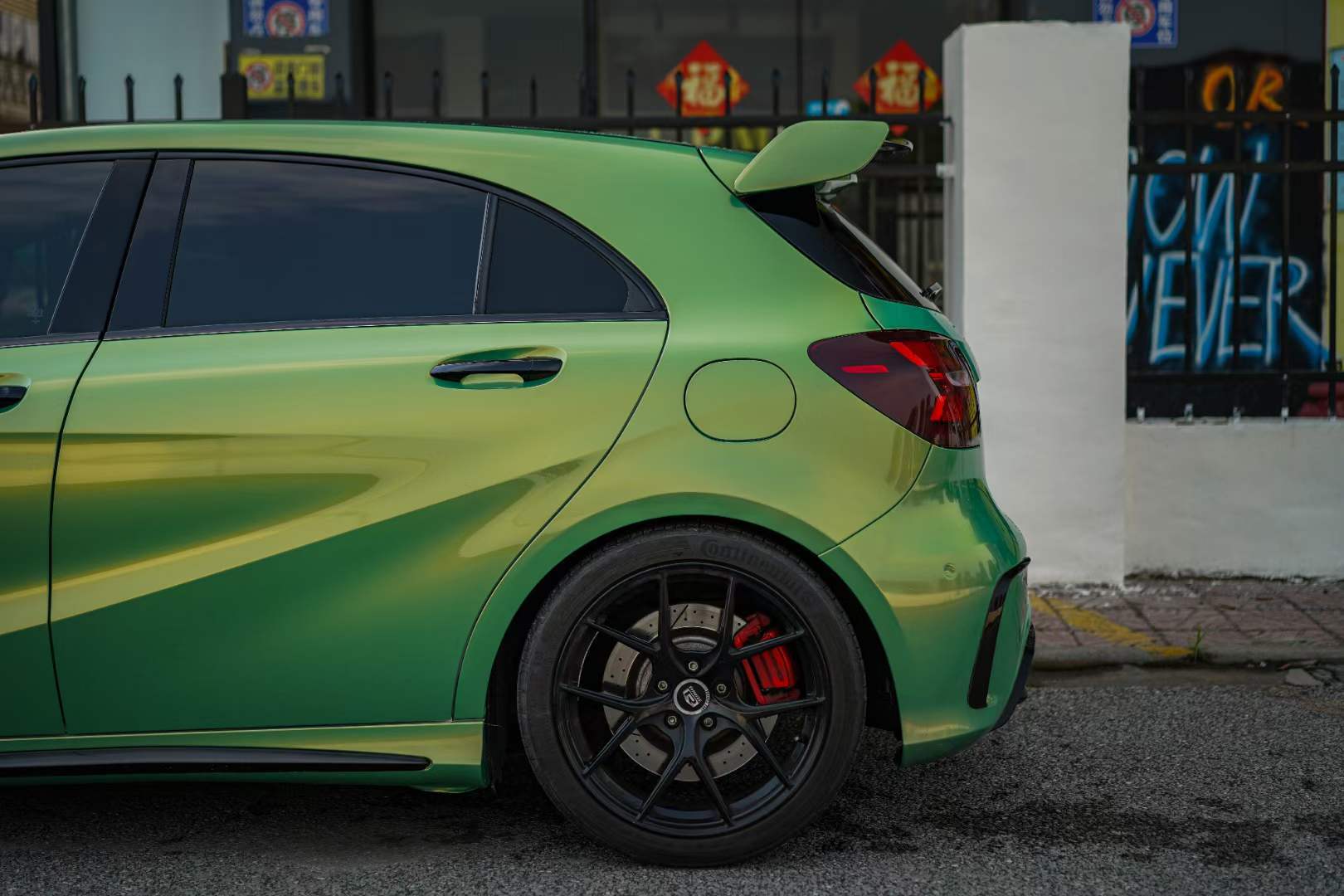 奔驰A45改色案例SC改色膜PET蟒蛇绿_搜狐汽车_搜狐网