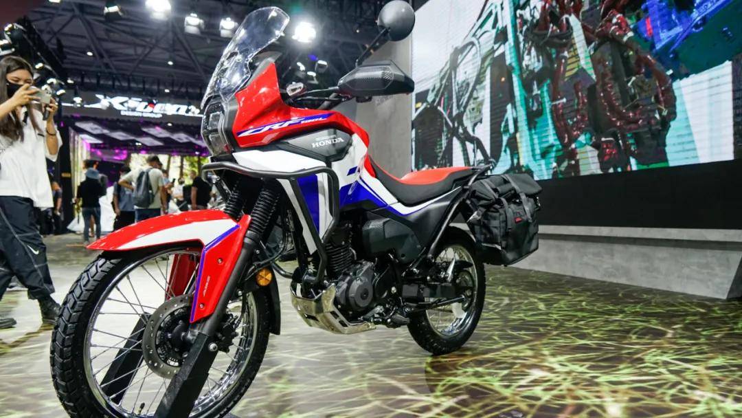 17389元起！玩乐性功能性更强的新本“小非双”CRF190L_搜狐汽车_搜狐网