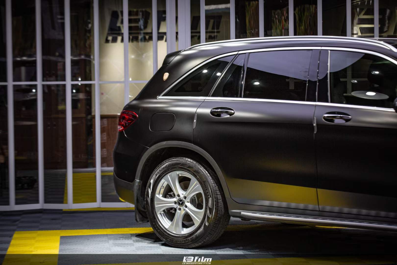 奔驰-GLC全车LBFILM改色膜电光金属黑_搜狐汽车_搜狐网