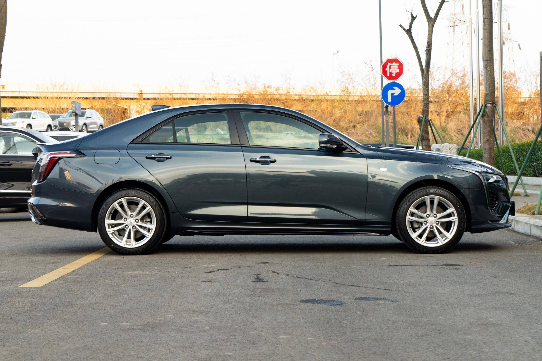 真实车主购车分享：手握20多万，21款凯迪拉克CT4和CT5究竟怎么选_搜狐汽车_搜狐网