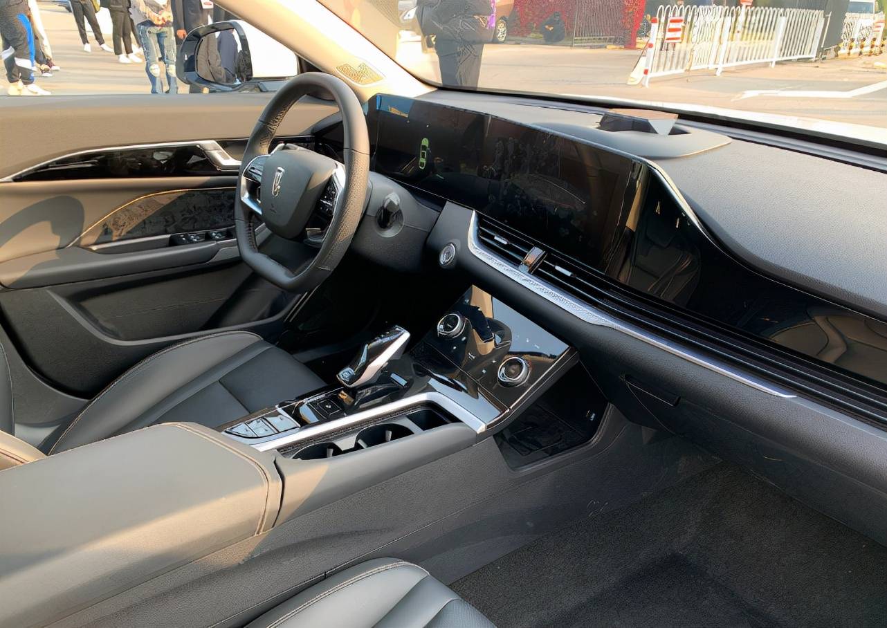 仅13.59万起，配2.0T+6AT，破百不足8秒，带你看新款奔腾B70_搜狐汽车_搜狐网