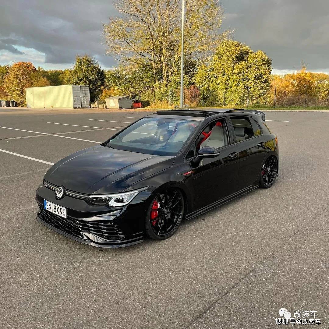 用一身竞技改件来玩姿态的8代高尔夫GTI，这操作你们看得懂吗？_搜狐汽车_搜狐网