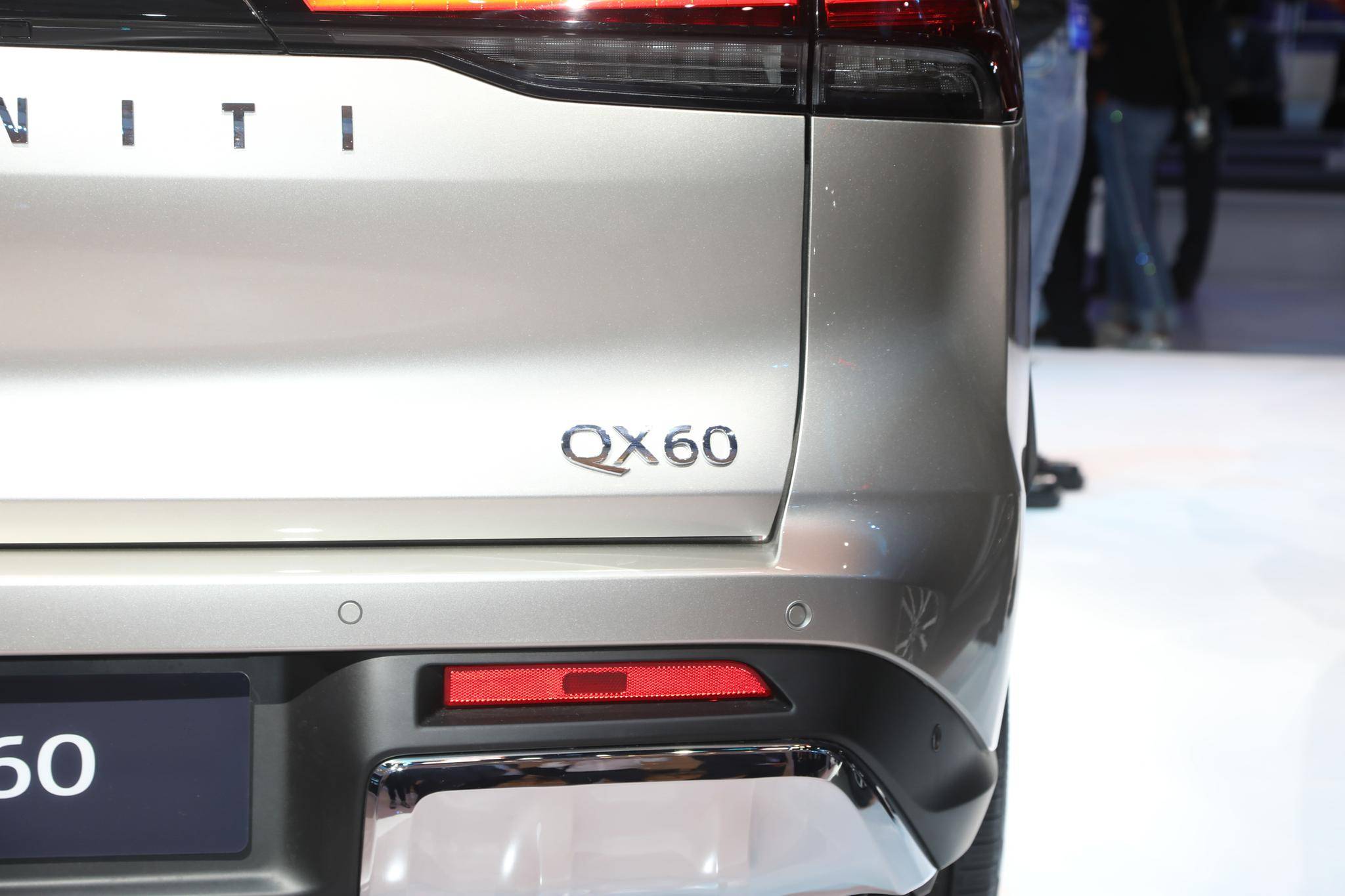 年底压轴中型SUV，选全新第二代GS8还是全新英菲尼迪QX60？_搜狐汽车_搜狐网