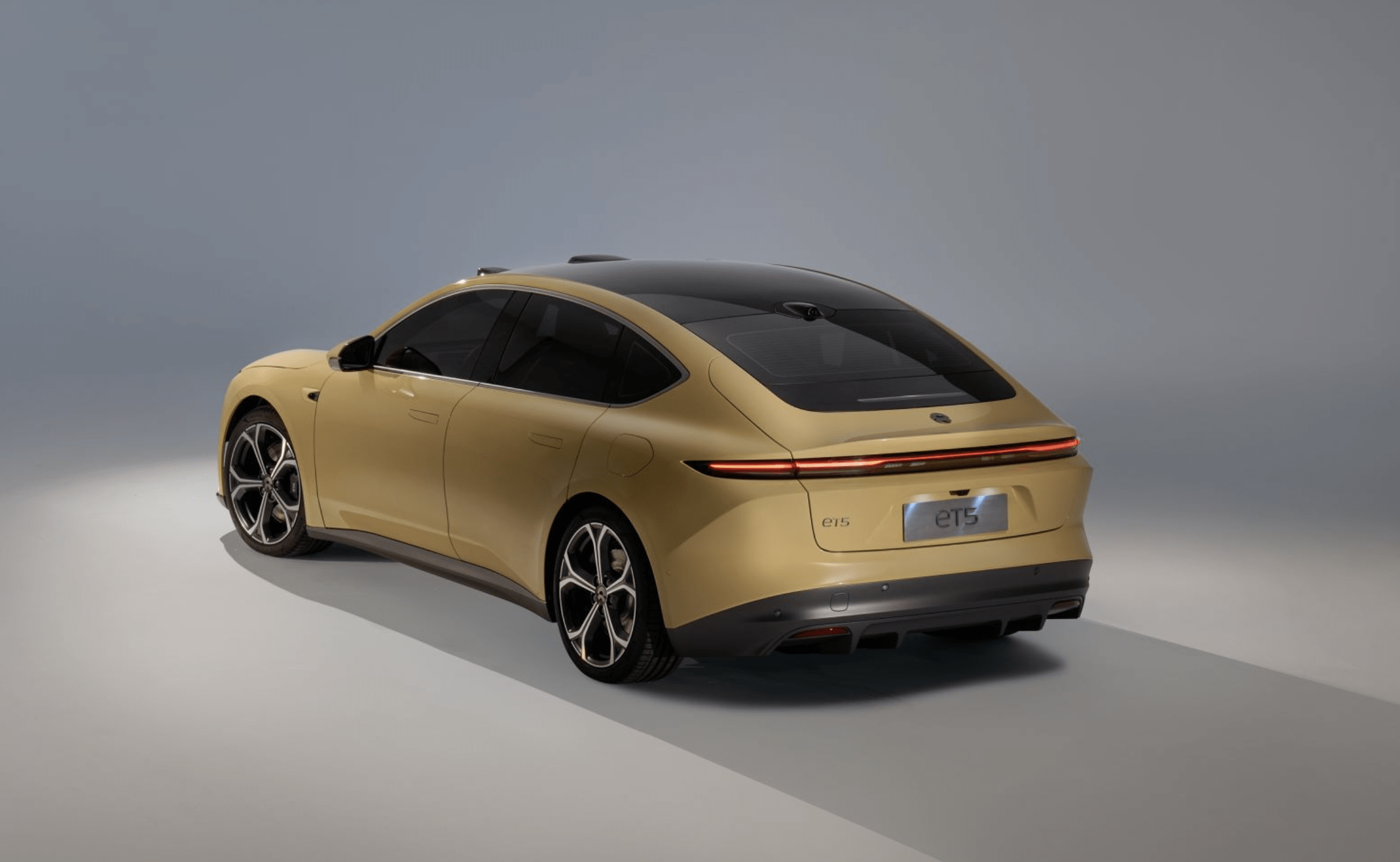 蔚来ET5正式发布 32.8万预售起 续航超1000km_搜狐汽车_搜狐网