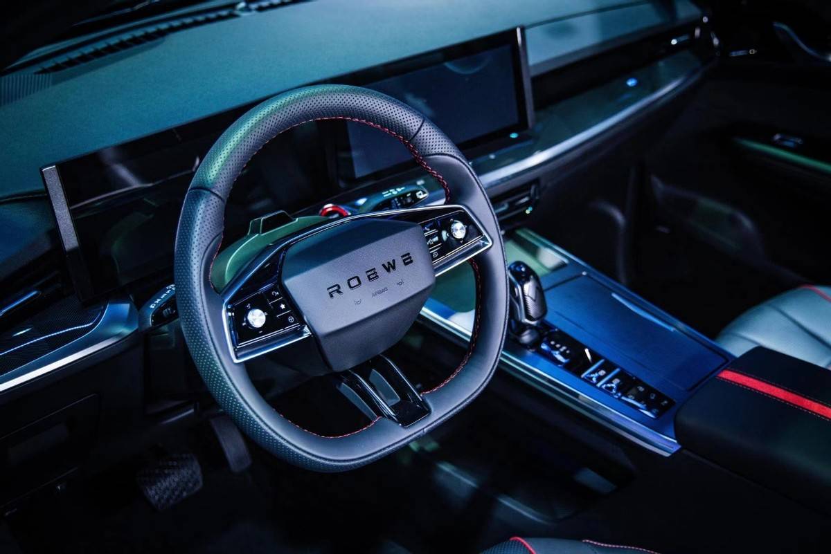 酷玩国潮，全新荣威RX5 MAX&全新荣威RX5 eMAX上市，售价12.98万起_搜狐汽车_搜狐网