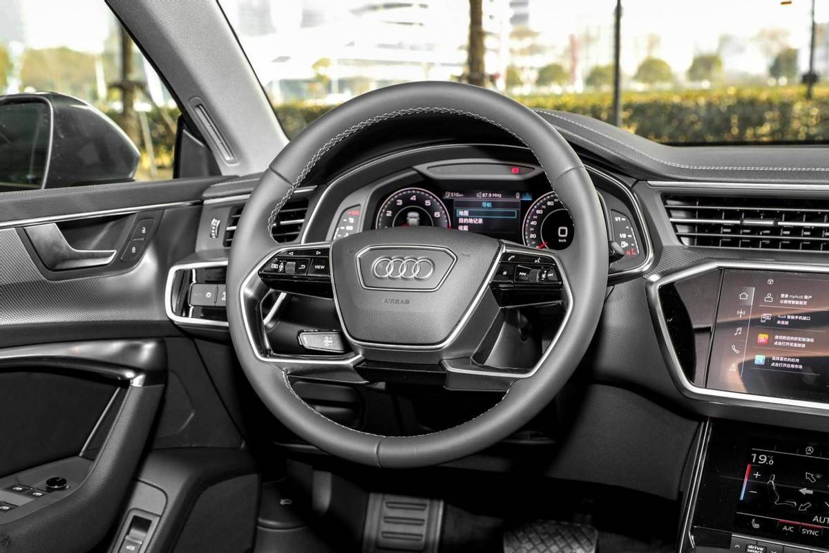 考虑“56E”不妨看看它，45.97万起，溜背颜值，解读奥迪A7L 2.0T_搜狐汽车_搜狐网