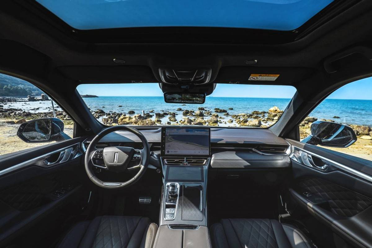 摩卡DHT-PHEV堪称0焦虑最优解，BBA油改电如何作答？_搜狐汽车_搜狐网