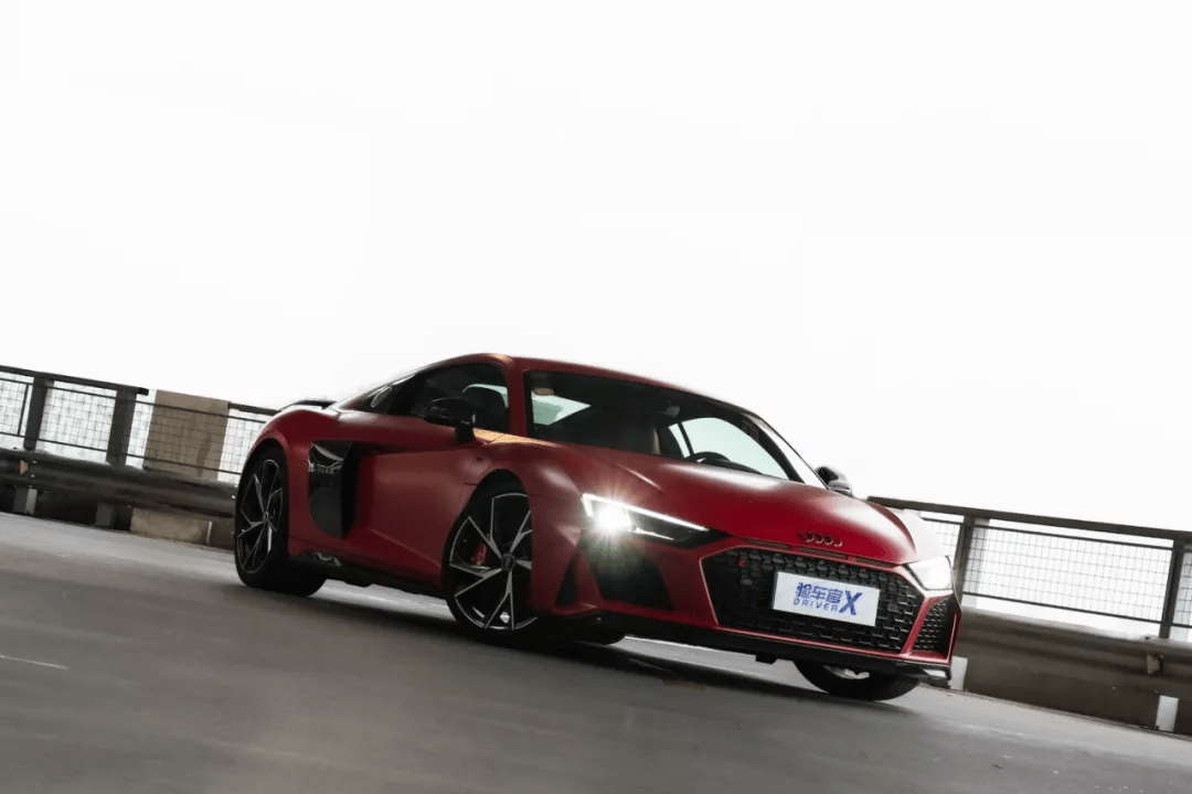 【验车官X】梦想依旧 自吸不亡 试驾奥迪R8_搜狐汽车_搜狐网