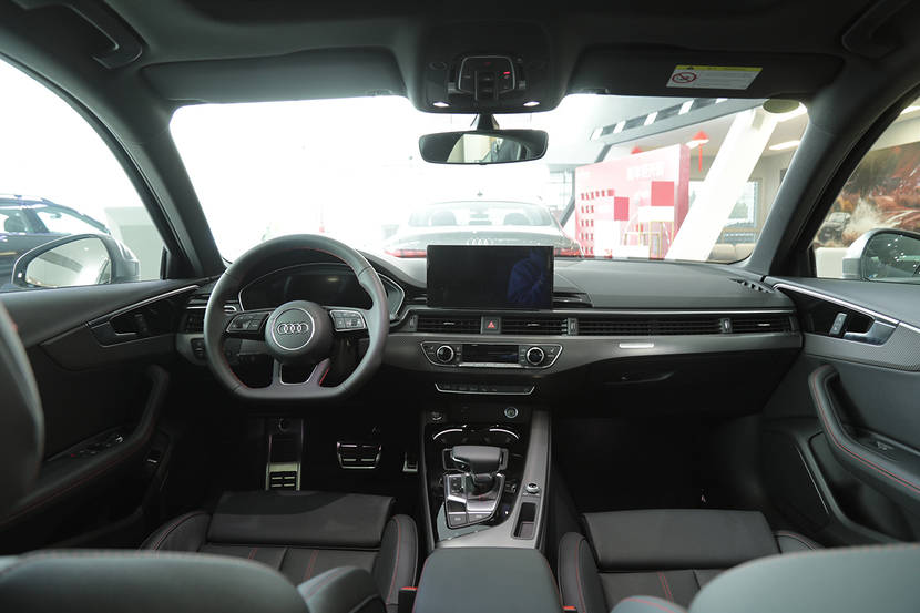 外观无限接近RS4，外观党的最爱，奥迪A4L RS套件燃速型到店实拍_搜狐汽车_搜狐网