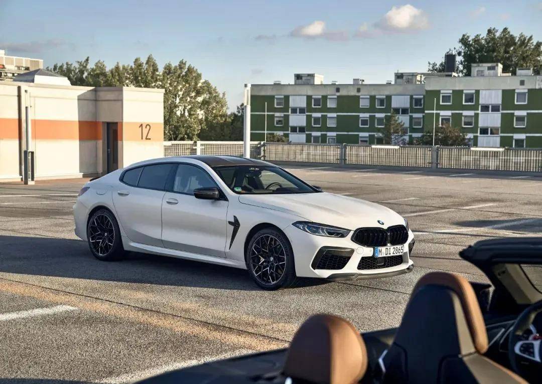 优雅但暴力的性能旗舰 新款宝马M8正式上市_搜狐汽车_搜狐网