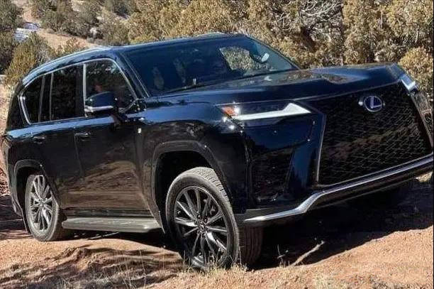 全新雷克萨斯LX600运动版实车曝光 3.5T+10AT 不等陆巡了_搜狐汽车_搜狐网