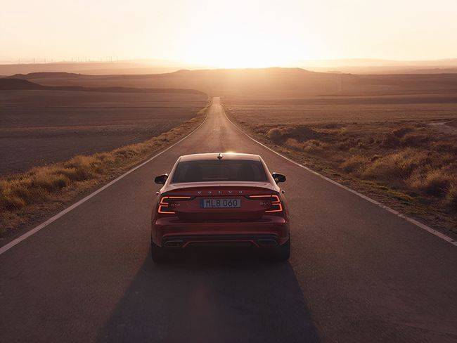 40万预算，和奥迪A4L、宝马3系对垒，沃尔沃S60底牌不只有安全_搜狐汽车_搜狐网