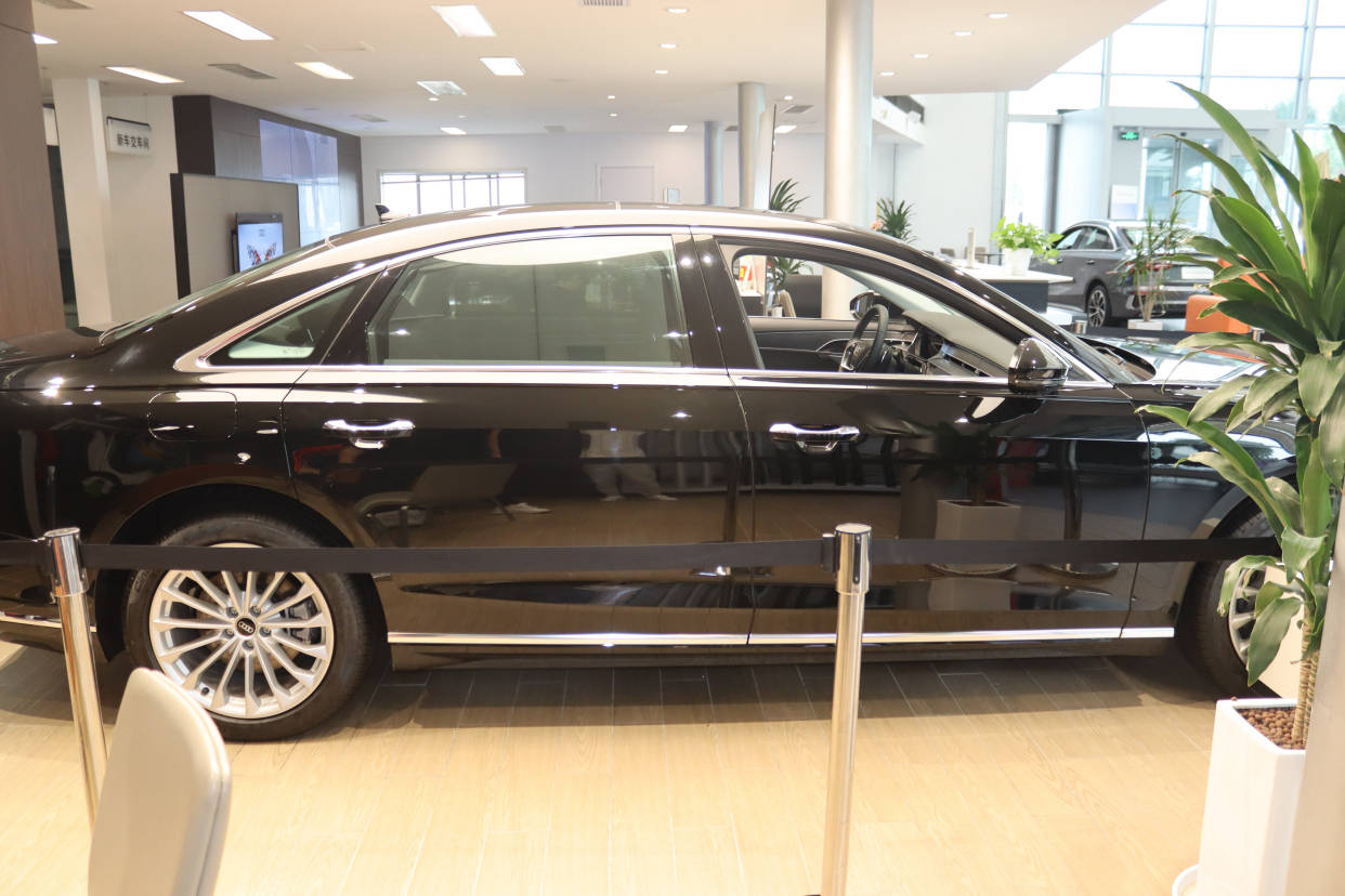 新款奥迪A8实拍，豪华感爆棚，长轴距+四座，高配3.0T+8AT_搜狐汽车_搜狐网