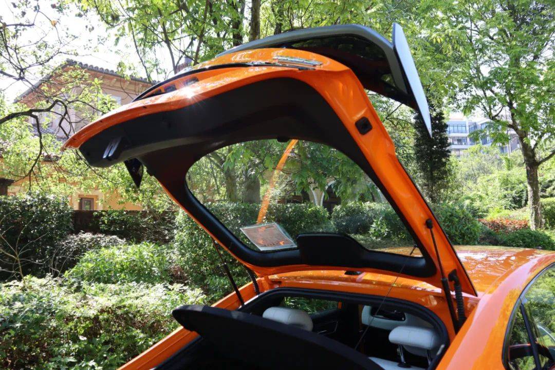 运动家轿对决，长安UNI-V对比MG6 PRO，谁更值得选？_搜狐汽车_搜狐网