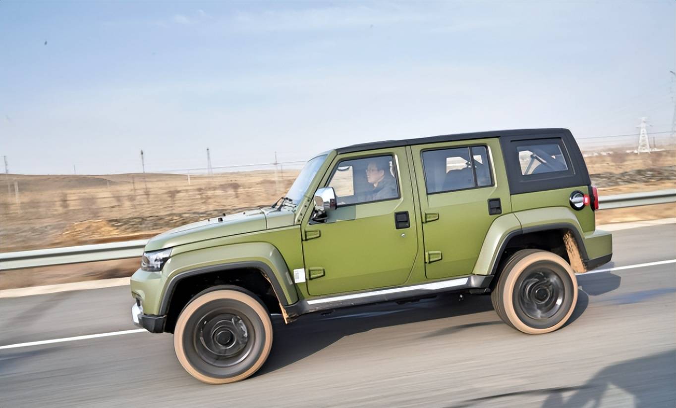 BJ40刀锋英雄：配柴油2.0T+8AT，续航上千公里_搜狐汽车_搜狐网