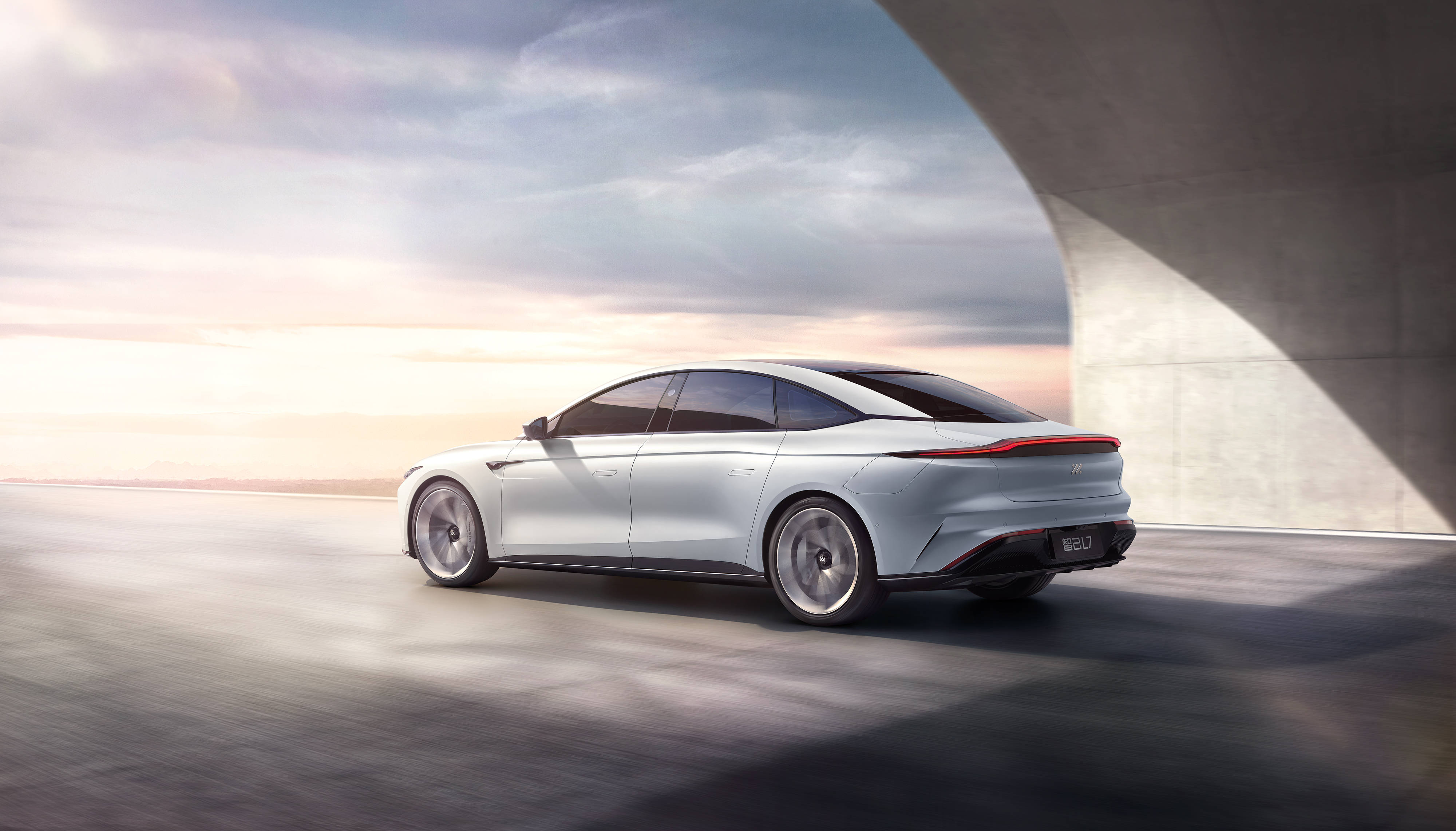 “新世界驾控旗舰”智己L7开启锁单，L7 Pro公布售价40.88万元_搜狐汽车_搜狐网