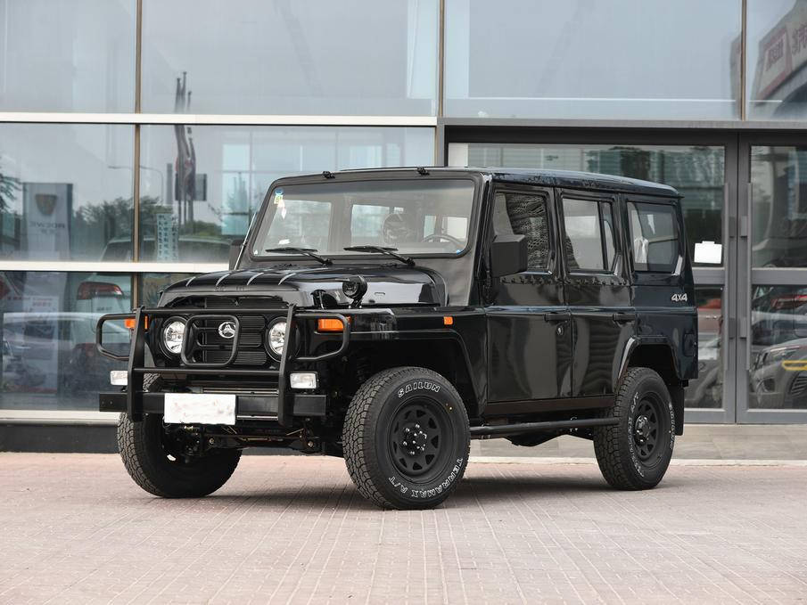 硬派越野BJ212 2.4T发动机+四驱 车长超4.2米 10.4万值不值得买？_搜狐汽车_搜狐网