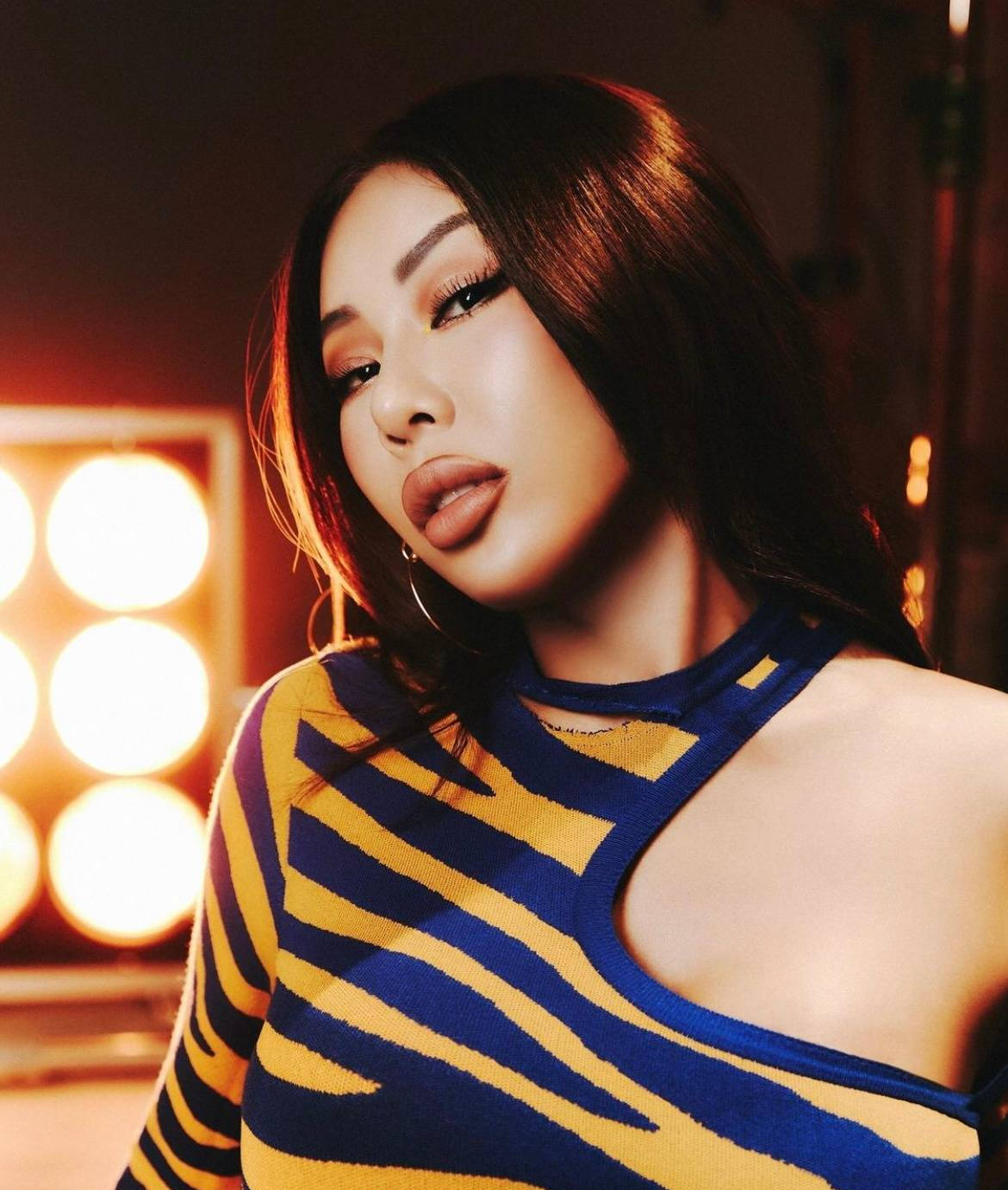 韩国女星JESSI性感大片曝光 穿紧身连衣裙身材火辣-搜狐大视野-搜狐新闻