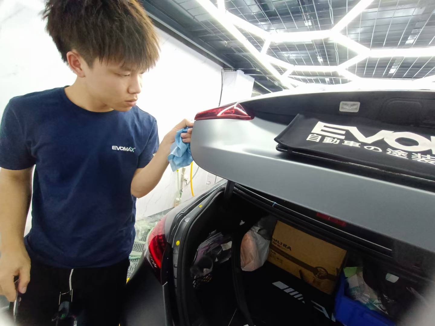 百万豪车奔驰E53 AMG选择EVOMAX易玛TPU隐形车衣_搜狐汽车_搜狐网