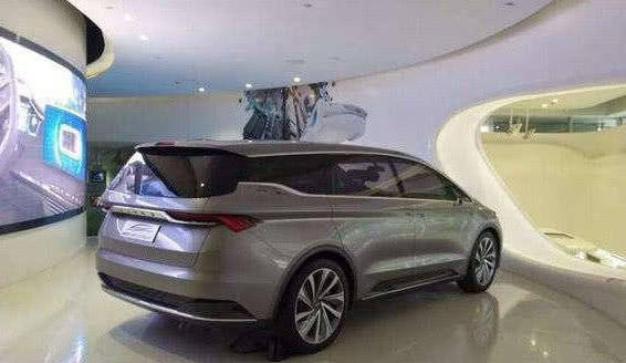 吉利首台MPV实车到店了，全尺寸碾压GL6，1.5T动力年内上市_搜狐汽车_搜狐网