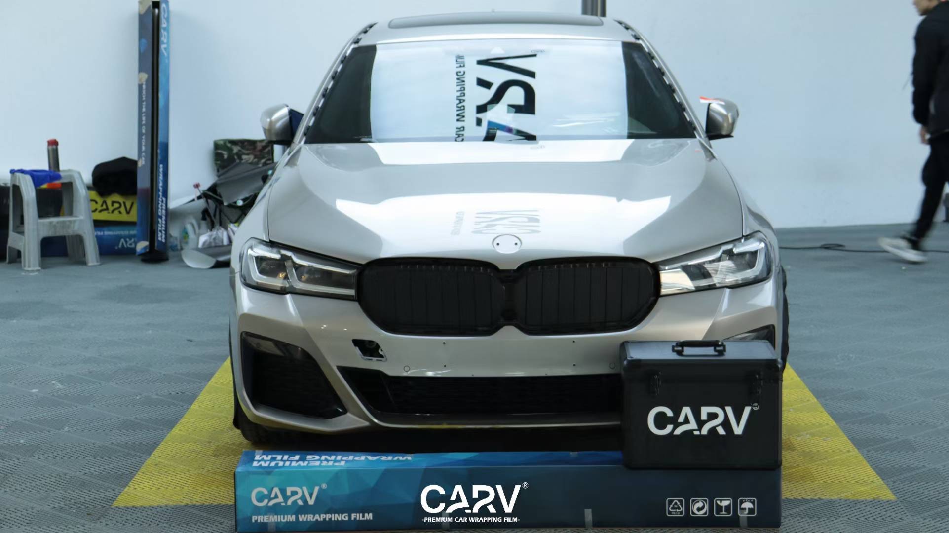 宝马530LE卡孚改色膜AMG山灰_搜狐汽车_搜狐网