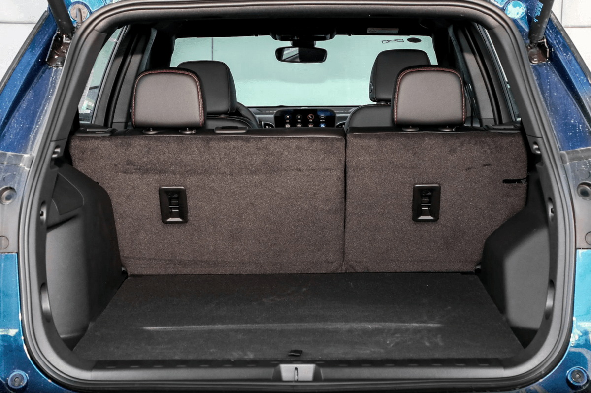 2.0T+48V配9AT，行驶质感舒适细腻，实拍美系SUV代表—探界者_搜狐汽车_搜狐网