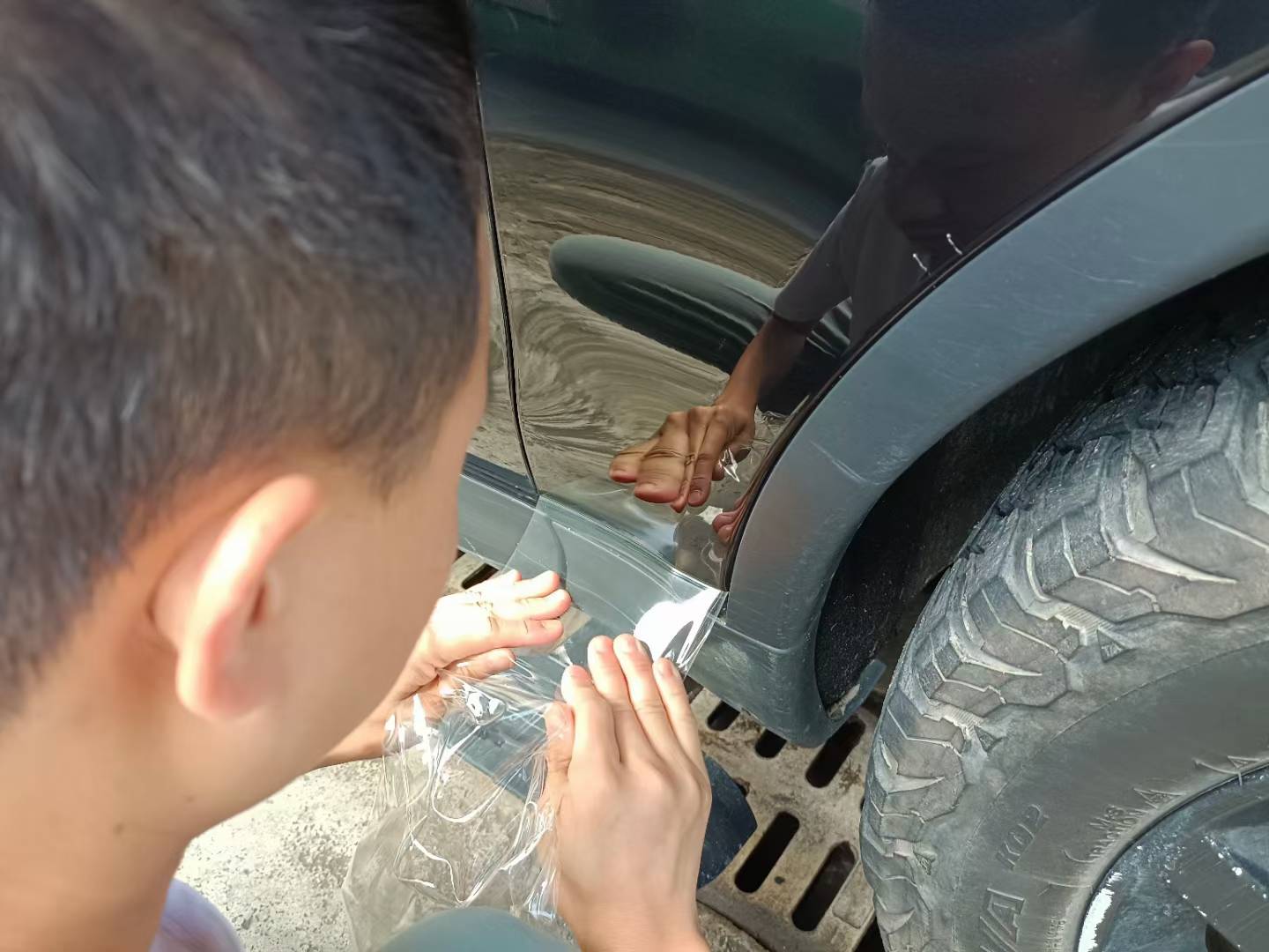 路虎换贴升级EVOMAX易玛隐形车衣 TPU-M95进行全防护_搜狐汽车_搜狐网