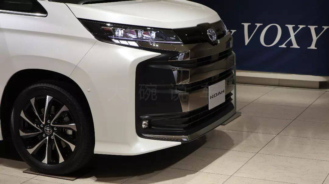 丰田NOAH实车亮相，尺寸超越别克GL6，2.0引擎+侧滑门，帅气_搜狐汽车_搜狐网